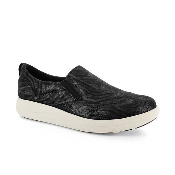 STRIVE | Shoes | New Strive Womens Florida Ii Sneaker In Black Zebrine ...
